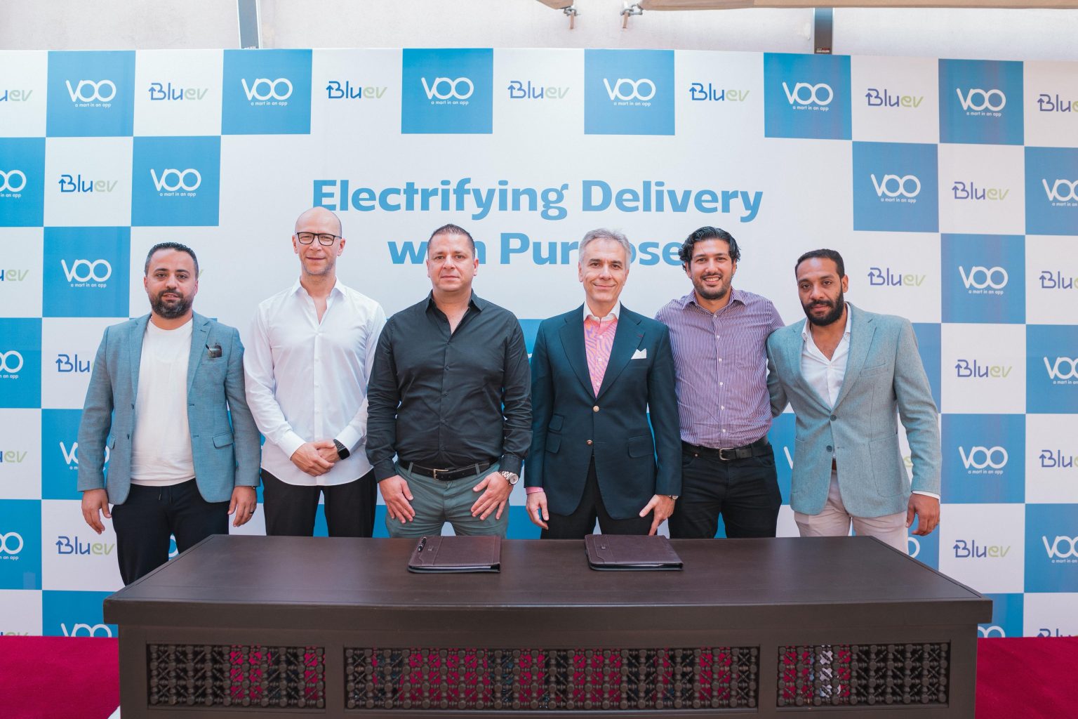 ثورة التوصيل الأخضر في مصر: VOO App بالشراكة مع Blu EV تطلق أكبر أسطول ...